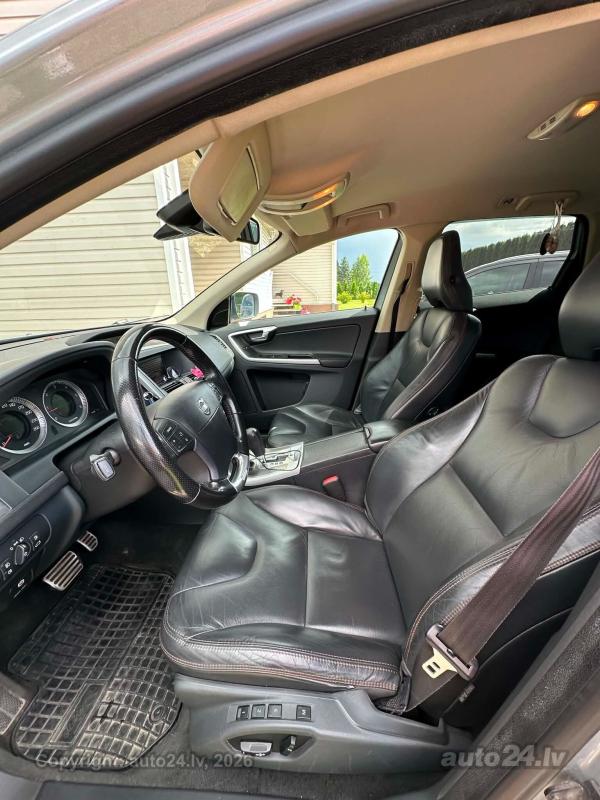 Pelēks Volvo XC60 2009 Tallina, ar dzinēja tilpumu 2.40 L un nobraukumu 342 tūkst. km par 4999 €, foto 3 vietnē AUTOMOTO.COM.LV