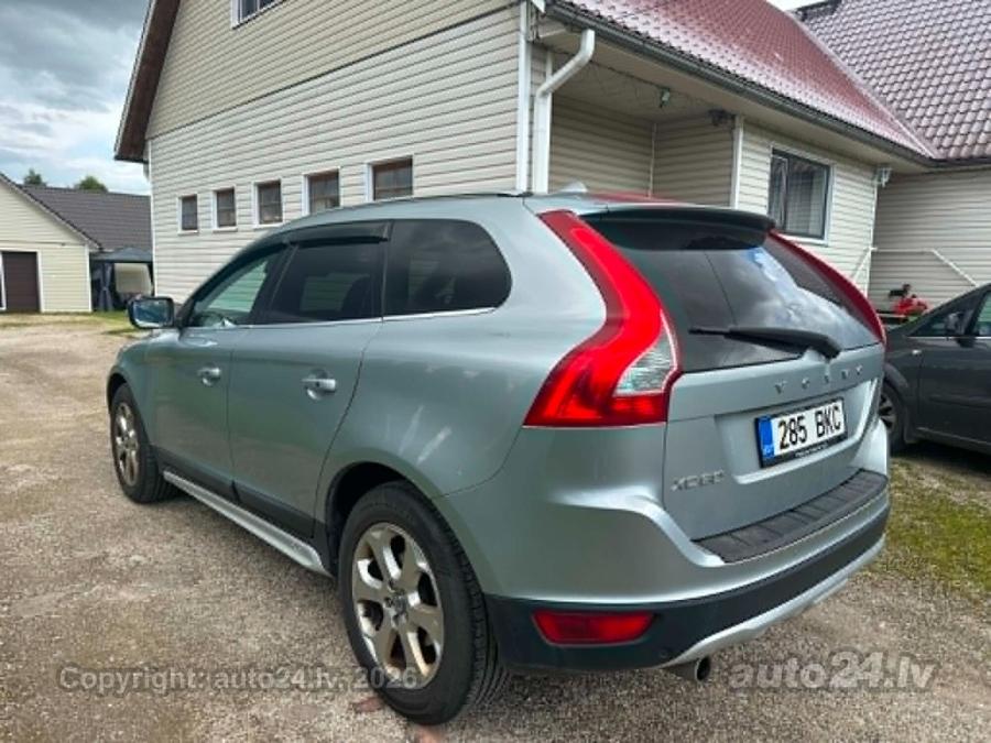 Pelēks Volvo XC60 2009 Tallina, ar dzinēja tilpumu 2.40 L un nobraukumu 342 tūkst. km par 4999 €, foto 7 vietnē AUTOMOTO.COM.LV