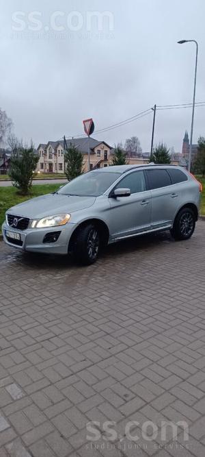 Pelēks Volvo XC60 2009 Rēzekne, ar dzinēja tilpumu 2.40 L un nobraukumu 400 tūkst. km par 5900 €, foto 3 vietnē AUTOMOTO.COM.LV