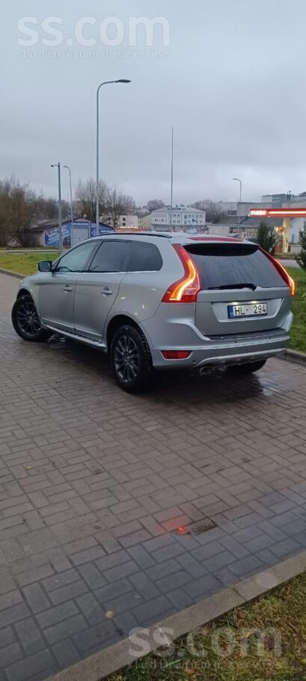 Pelēks Volvo XC60 2009 Rēzekne, ar dzinēja tilpumu 2.40 L un nobraukumu 400 tūkst. km par 5900 €, foto 5 vietnē AUTOMOTO.COM.LV
