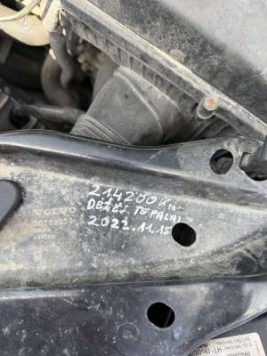 Grey Volvo XC60 2009 in Moletai, with an engine capacity of 2.40 L and mileage of 258 thousand km for 6200 €, photo 8 on AUTOMOTO.COM.LV