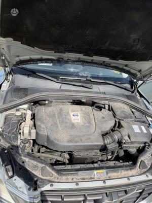 Grey Volvo XC60 2009 in Moletai, with an engine capacity of 2.40 L and mileage of 258 thousand km for 6200 €, photo 10 on AUTOMOTO.COM.LV