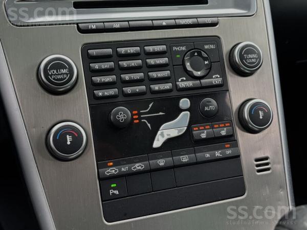 Volvo XC60 2009 in Tukums on AUTOMOTO.COM.LV Grey Volvo XC60 2009 in Tukums, with an engine capacity of 2.40 L and mileage of 288 thousand km for 7200 €, photo 9 on AUTOMOTO.COM.LV