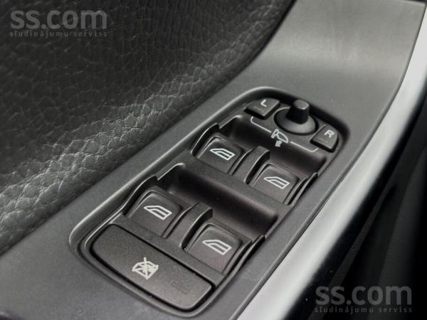 Volvo XC60 2009 in Tukums on AUTOMOTO.COM.LV Grey Volvo XC60 2009 in Tukums, with an engine capacity of 2.40 L and mileage of 288 thousand km for 7200 €, photo 10 on AUTOMOTO.COM.LV