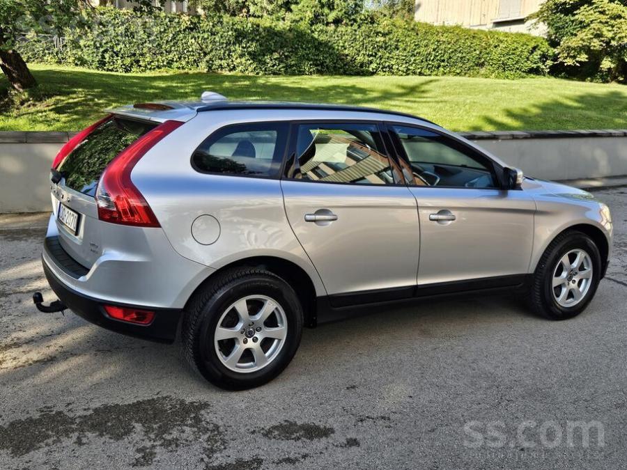 Pelēks Volvo XC60 2009 Jēkabpils, ar dzinēja tilpumu 2.40 L un nobraukumu 275 tūkst. km par 7490 €, foto 7 vietnē AUTOMOTO.COM.LV