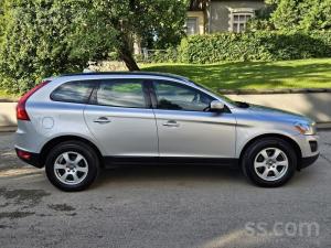 Pelēks Volvo XC60 2009 Jēkabpils, ar dzinēja tilpumu 2.40 L un nobraukumu 275 tūkst. km par 7490 €, foto 9 vietnē AUTOMOTO.COM.LV