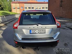 Pelēks Volvo XC60 2009 Jēkabpils, ar dzinēja tilpumu 2.40 L un nobraukumu 275 tūkst. km par 7490 €, foto 10 vietnē AUTOMOTO.COM.LV