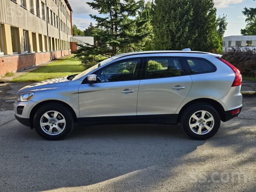 Pelēks Volvo XC60 2009 Jēkabpils, ar dzinēja tilpumu 2.40 L un nobraukumu 275 tūkst. km par 7490 €, foto 13 vietnē AUTOMOTO.COM.LV