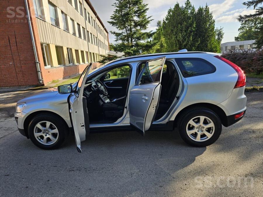 Pelēks Volvo XC60 2009 Jēkabpils, ar dzinēja tilpumu 2.40 L un nobraukumu 275 tūkst. km par 7490 €, foto 17 vietnē AUTOMOTO.COM.LV