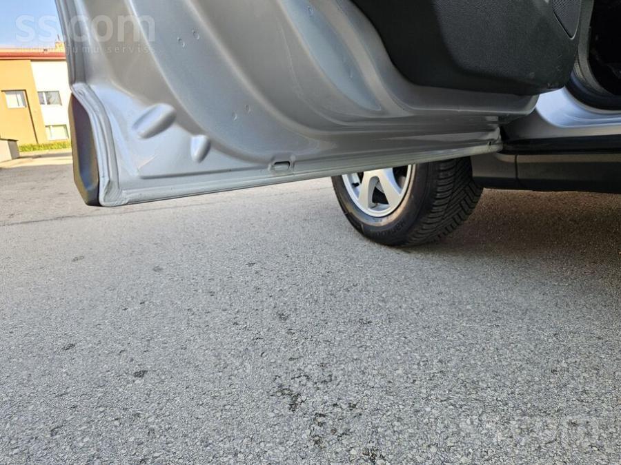 Pelēks Volvo XC60 2009 Jēkabpils, ar dzinēja tilpumu 2.40 L un nobraukumu 275 tūkst. km par 7490 €, foto 18 vietnē AUTOMOTO.COM.LV