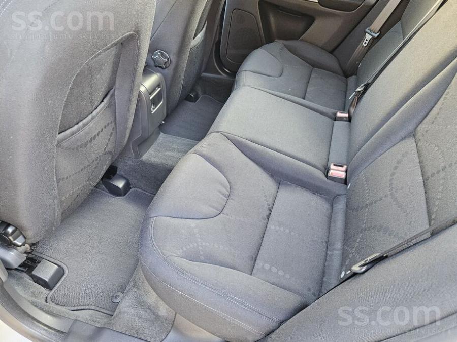 Pelēks Volvo XC60 2009 Jēkabpils, ar dzinēja tilpumu 2.40 L un nobraukumu 275 tūkst. km par 7490 €, foto 21 vietnē AUTOMOTO.COM.LV