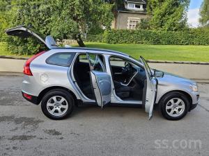 Pelēks Volvo XC60 2009 Jēkabpils, ar dzinēja tilpumu 2.40 L un nobraukumu 275 tūkst. km par 7490 €, foto 24 vietnē AUTOMOTO.COM.LV