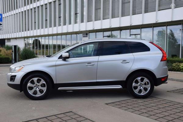 Pelēks Volvo XC60 2009 Viļņa, ar dzinēja tilpumu 2.40 L un nobraukumu 270 tūkst. km par 7199 €, foto 8 vietnē AUTOMOTO.COM.LV
