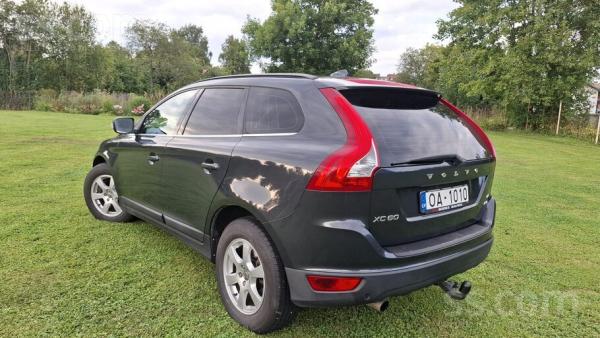 Grey Volvo XC60 2009 in Balvi, with an engine capacity of 2.40 L and mileage of 323 thousand km for 7200 €, photo 3 on AUTOMOTO.COM.LV
