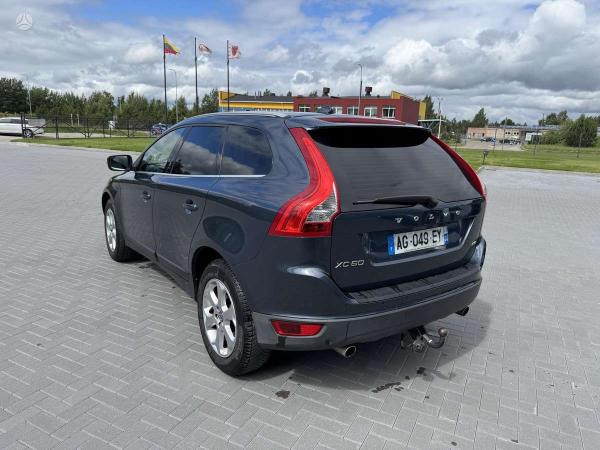 Pelēks Volvo XC60 2009 Telšiai, ar dzinēja tilpumu 2.40 L un nobraukumu 265 tūkst. km par 7300 €, foto 4 vietnē AUTOMOTO.COM.LV