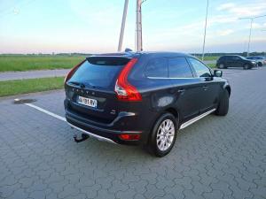 Grey Volvo XC60 2009 in Vilnius, with an engine capacity of 2.40 L and mileage of 368 thousand km for 6800 €, photo 4 on AUTOMOTO.COM.LV