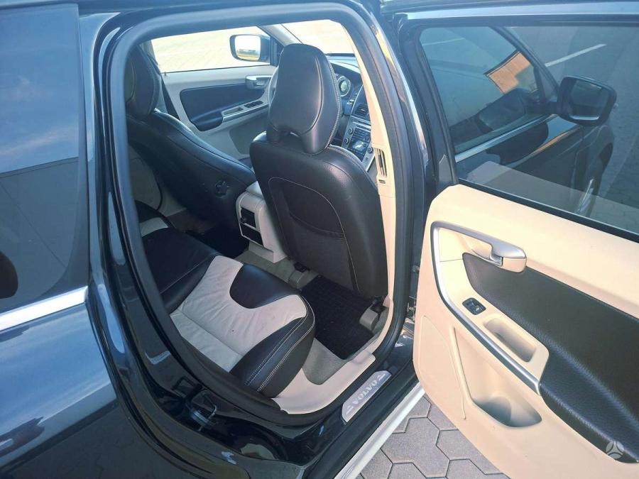 Grey Volvo XC60 2009 in Vilnius, with an engine capacity of 2.40 L and mileage of 368 thousand km for 6800 €, photo 12 on AUTOMOTO.COM.LV