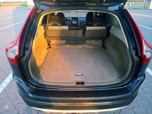Grey Volvo XC60 2009 in Vilnius, with an engine capacity of 2.40 L and mileage of 368 thousand km for 6800 €, photo 14 on AUTOMOTO.COM.LV