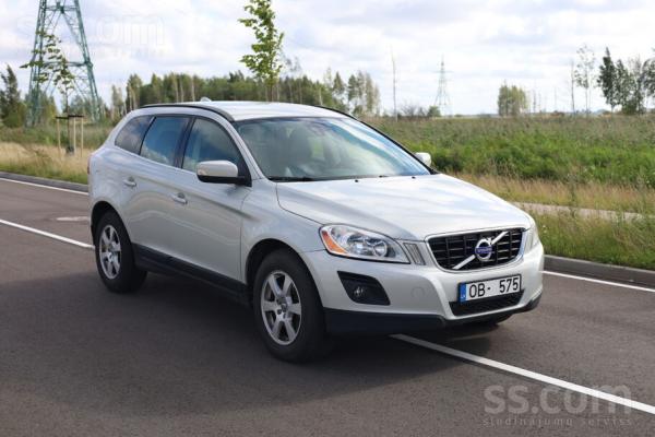 Pelēks Volvo XC60 2009 Liepāja, ar dzinēja tilpumu 2.40 L un nobraukumu 275 tūkst. km par 6800 €, foto 2 vietnē AUTOMOTO.COM.LV