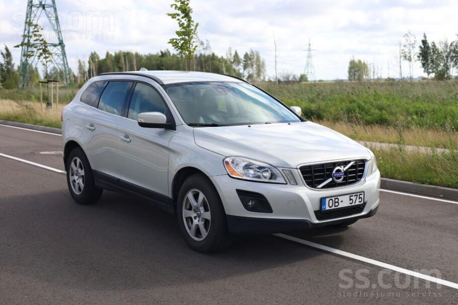 Grey Volvo XC60 2009 in Liepaja, with an engine capacity of 2.40 L and mileage of 275 thousand km for 6800 €, photo 3 on AUTOMOTO.COM.LV