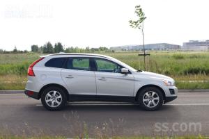 Grey Volvo XC60 2009 in Liepaja, with an engine capacity of 2.40 L and mileage of 275 thousand km for 6800 €, photo 6 on AUTOMOTO.COM.LV