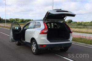 Grey Volvo XC60 2009 in Liepaja, with an engine capacity of 2.40 L and mileage of 275 thousand km for 6800 €, photo 9 on AUTOMOTO.COM.LV