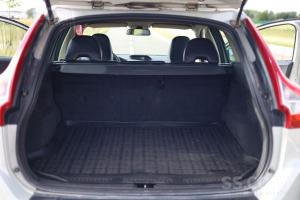 Grey Volvo XC60 2009 in Liepaja, with an engine capacity of 2.40 L and mileage of 275 thousand km for 6800 €, photo 10 on AUTOMOTO.COM.LV