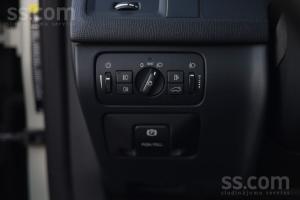 Grey Volvo XC60 2009 in Liepaja, with an engine capacity of 2.40 L and mileage of 275 thousand km for 6800 €, photo 13 on AUTOMOTO.COM.LV