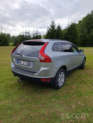 Pelēks Volvo XC60 2009 Ventspils, ar dzinēja tilpumu 2.40 L un nobraukumu 292 tūkst. km par 6500 €, foto 4 vietnē AUTOMOTO.COM.LV