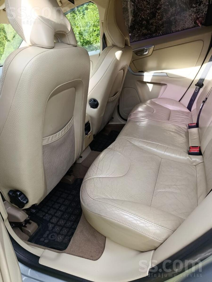 Pelēks Volvo XC60 2009 Ventspils, ar dzinēja tilpumu 2.40 L un nobraukumu 292 tūkst. km par 6500 €, foto 6 vietnē AUTOMOTO.COM.LV