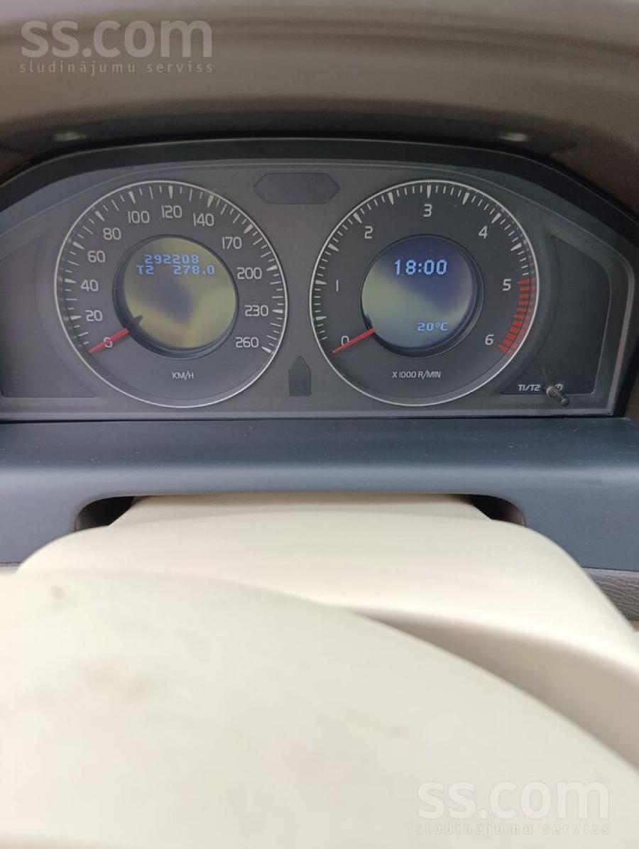 Pelēks Volvo XC60 2009 Ventspils, ar dzinēja tilpumu 2.40 L un nobraukumu 292 tūkst. km par 6500 €, foto 8 vietnē AUTOMOTO.COM.LV