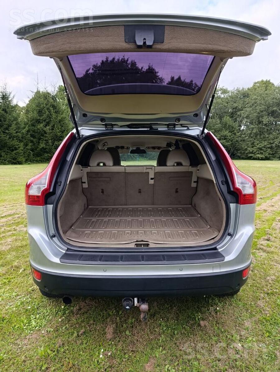 Pelēks Volvo XC60 2009 Ventspils, ar dzinēja tilpumu 2.40 L un nobraukumu 292 tūkst. km par 6500 €, foto 9 vietnē AUTOMOTO.COM.LV