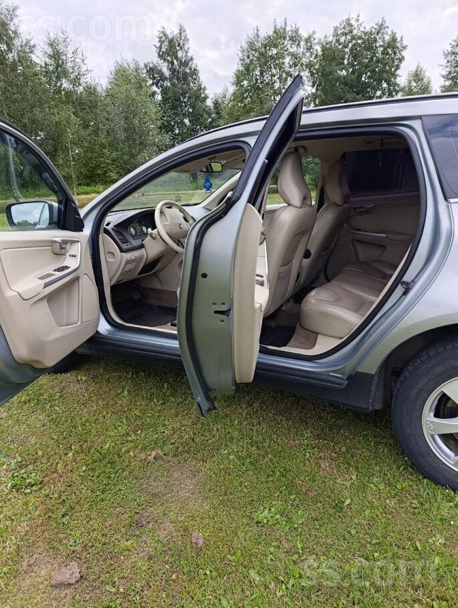 Pelēks Volvo XC60 2009 Ventspils, ar dzinēja tilpumu 2.40 L un nobraukumu 292 tūkst. km par 6500 €, foto 11 vietnē AUTOMOTO.COM.LV