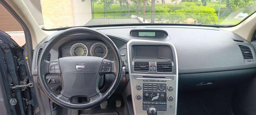 Pelēks Volvo XC60 2009 Šakiai, ar dzinēja tilpumu 2.40 L un nobraukumu 272 tūkst. km par 6500 €, foto 11 vietnē AUTOMOTO.COM.LV