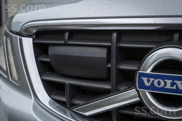 Grey Volvo XC60 2009 in Riga, with an engine capacity of 2.40 L and mileage of 239 thousand km for 7250 €, photo 10 on AUTOMOTO.COM.LV