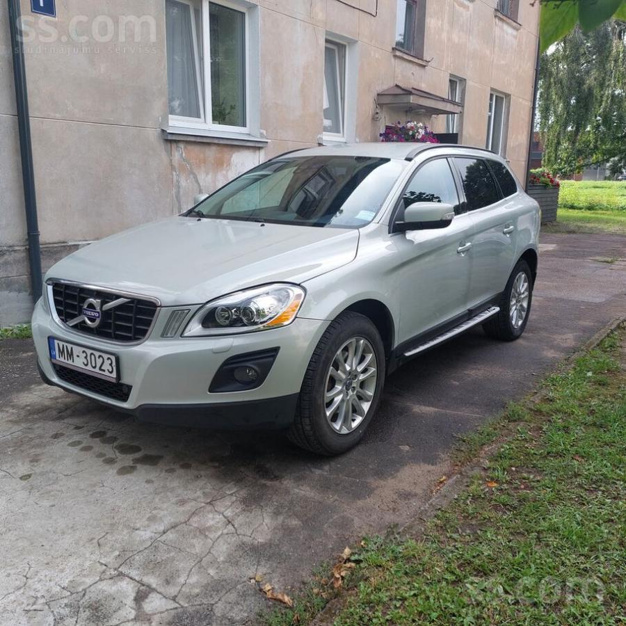 Grey Volvo XC60 2009 in Riga, with an engine capacity of 2.40 L and mileage of 399 thousand km for 6500 €, photo 1 on AUTOMOTO.COM.LV