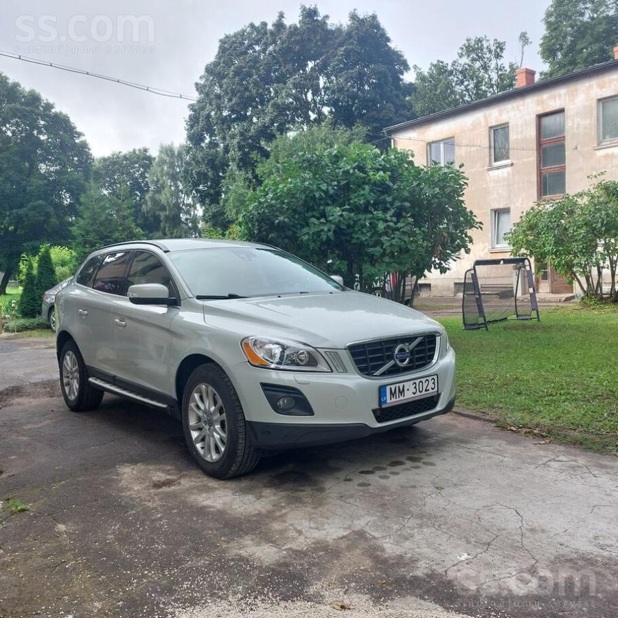 Grey Volvo XC60 2009 in Riga, with an engine capacity of 2.40 L and mileage of 399 thousand km for 6500 €, photo 3 on AUTOMOTO.COM.LV