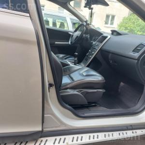 Grey Volvo XC60 2009 in Riga, with an engine capacity of 2.40 L and mileage of 399 thousand km for 6500 €, photo 9 on AUTOMOTO.COM.LV