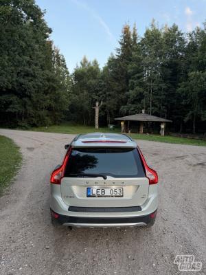 Grey Volvo XC60 2009 in Kaunas, with an engine capacity of 2.40 L and mileage of 390 thousand km for 5300 €, photo 3 on AUTOMOTO.COM.LV