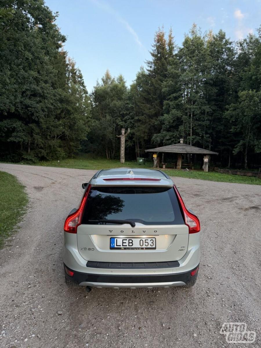 Grey Volvo XC60 2009 in Kaunas, with an engine capacity of 2.40 L and mileage of 390 thousand km for 5300 €, photo 3 on AUTOMOTO.COM.LV