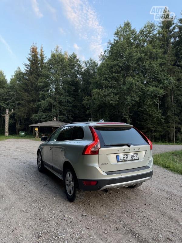 Pelēks Volvo XC60 2009 Kauņa, ar dzinēja tilpumu 2.40 L un nobraukumu 390 tūkst. km par 5300 €, foto 3 vietnē AUTOMOTO.COM.LV