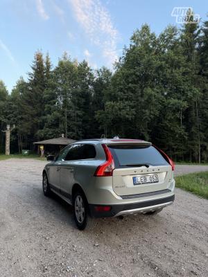 Grey Volvo XC60 2009 in Kaunas, with an engine capacity of 2.40 L and mileage of 390 thousand km for 5300 €, photo 4 on AUTOMOTO.COM.LV