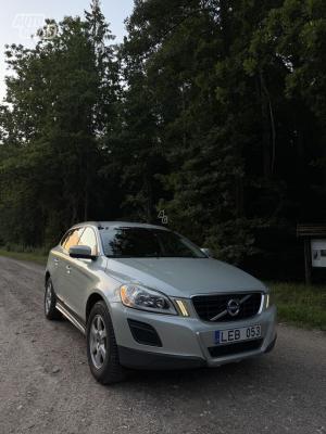 Grey Volvo XC60 2009 in Kaunas, with an engine capacity of 2.40 L and mileage of 390 thousand km for 5300 €, photo 7 on AUTOMOTO.COM.LV