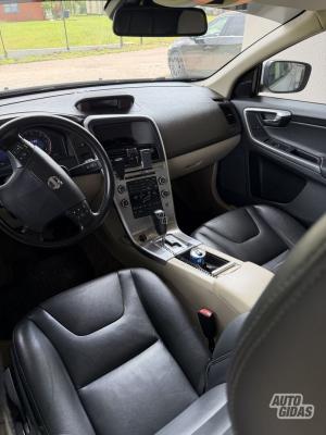 Grey Volvo XC60 2009 in Kaunas, with an engine capacity of 2.40 L and mileage of 390 thousand km for 5300 €, photo 9 on AUTOMOTO.COM.LV