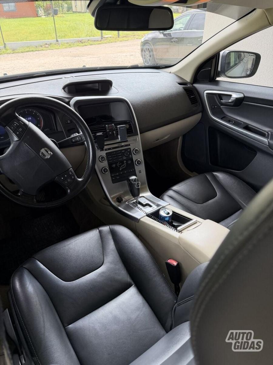 Grey Volvo XC60 2009 in Kaunas, with an engine capacity of 2.40 L and mileage of 390 thousand km for 5300 €, photo 9 on AUTOMOTO.COM.LV