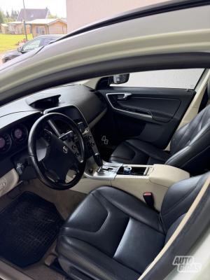 Grey Volvo XC60 2009 in Kaunas, with an engine capacity of 2.40 L and mileage of 390 thousand km for 5300 €, photo 10 on AUTOMOTO.COM.LV