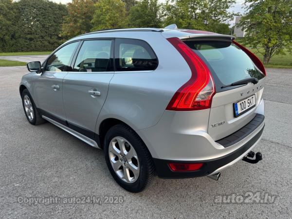 Volvo XC60 2009 in Tallinn on AUTOMOTO.COM.LV Grey Volvo XC60 2009 in Tallinn, with an engine capacity of 2.40 L and mileage of 279 thousand km for 9900 €, photo 7 on AUTOMOTO.COM.LV