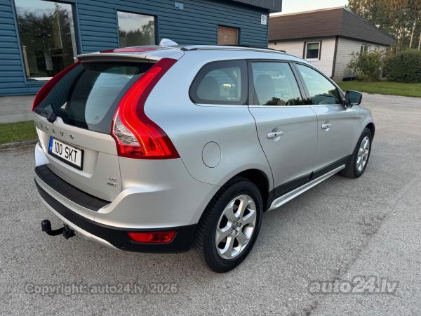 Volvo XC60 2009 in Tallinn on AUTOMOTO.COM.LV Grey Volvo XC60 2009 in Tallinn, with an engine capacity of 2.40 L and mileage of 279 thousand km for 9900 €, photo 8 on AUTOMOTO.COM.LV