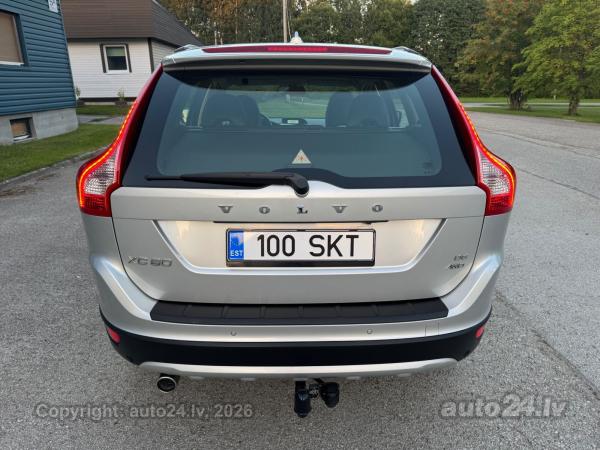 Volvo XC60 2009 in Tallinn on AUTOMOTO.COM.LV Grey Volvo XC60 2009 in Tallinn, with an engine capacity of 2.40 L and mileage of 279 thousand km for 9900 €, photo 9 on AUTOMOTO.COM.LV