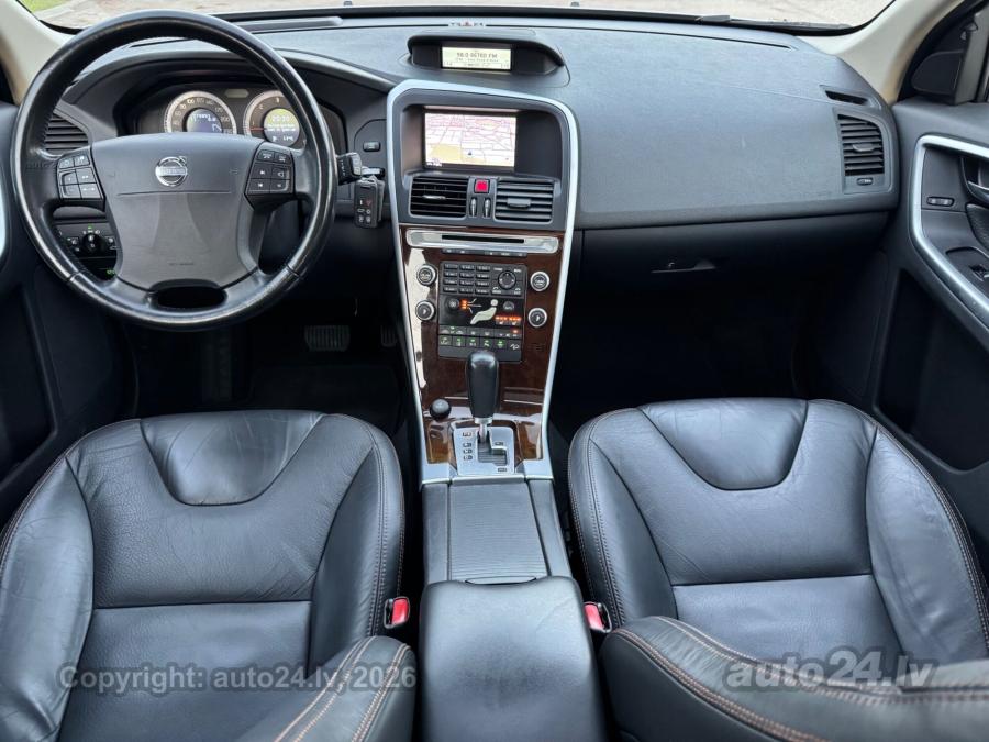 Pelēks Volvo XC60 2009 Tallina, ar dzinēja tilpumu 2.40 L un nobraukumu 279 tūkst. km par 9900 €, foto 15 vietnē AUTOMOTO.COM.LV